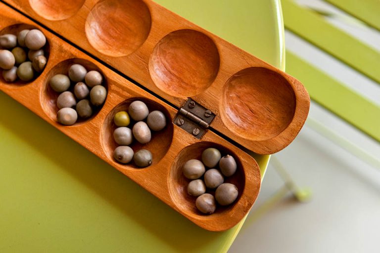 Qu’est-ce que le jeu Awalé, d’où vient-il et quelles sont les règles ...